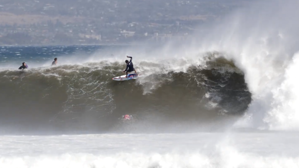 FREIGHT TRAINS (7/16/22) Ma'alaea Maui Hawaii Extreme Surf Barrels BEST ...