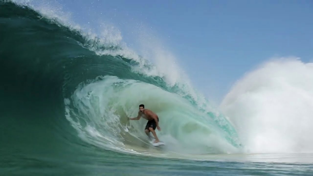 Kirra Point Fires Up In Summer | NobodySurf