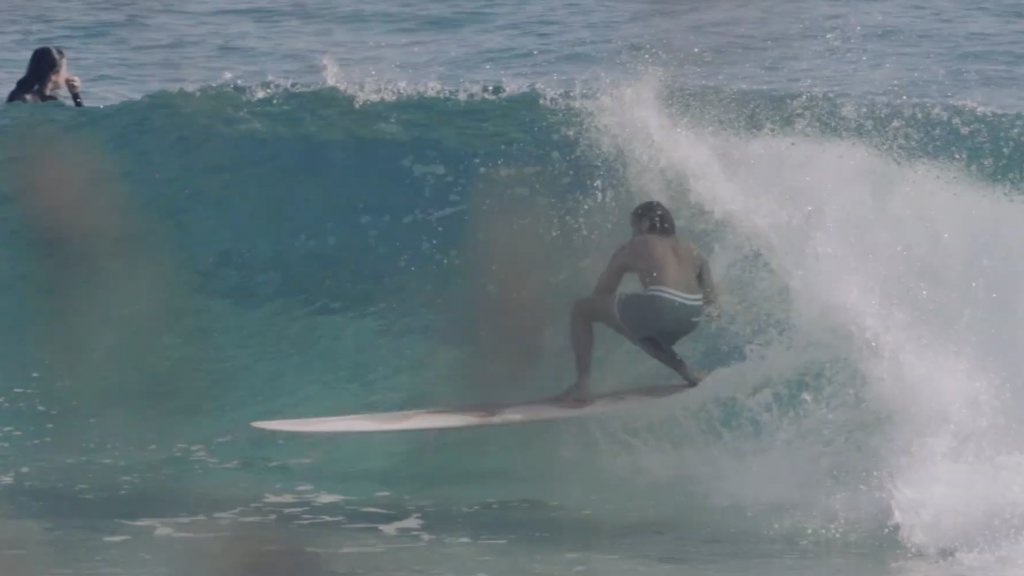Swerving crowds at Snapper Rocks | NobodySurf