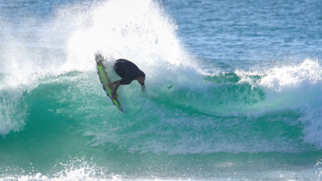 Surfing Sunshine Beach with Ryan Campbell & Tim Bain | NobodySurf
