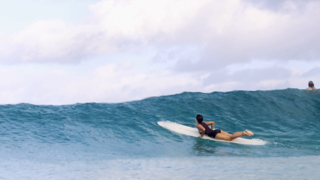 A morning on the sandbar with Leila Hurst and Karina Rozunko | NobodySurf